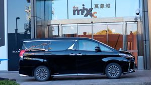 Lexus LM: Business-Klasse für die Straße || Bild 3 / 7