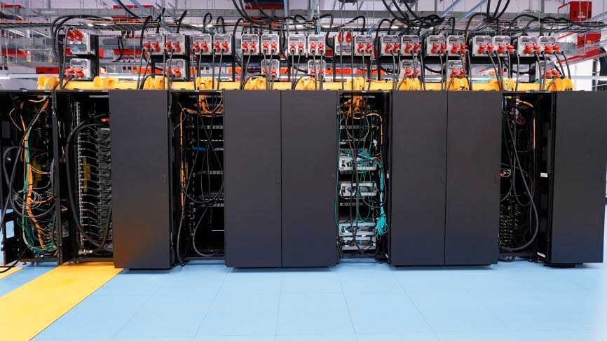 Paderborn Center for Parallel Computing installiert Supercomputer