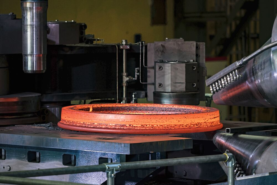 Andritz Schuler presents an innovative ring roller for railway wheels