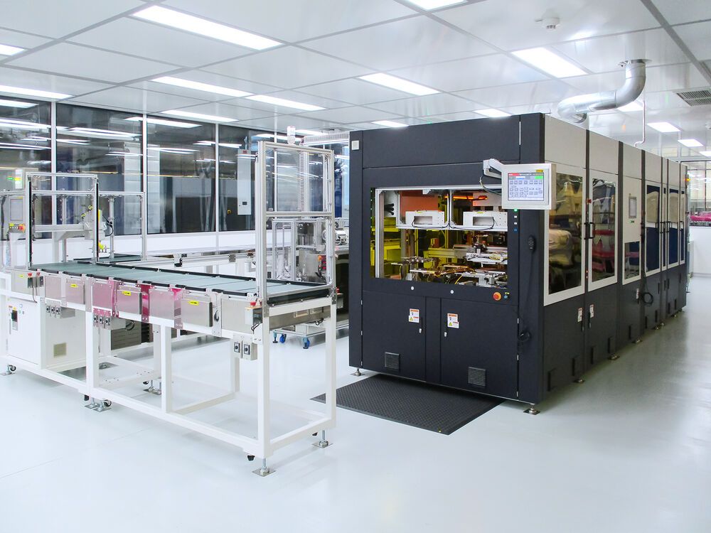 Günstigere Industrie-Touch-Displays dank neuem Veredelungsverfahren