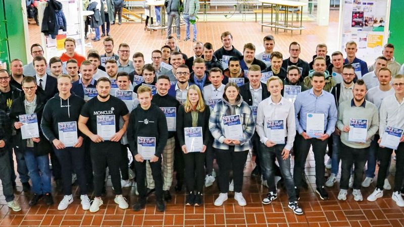 Berufsneulinge mit weitreichenden Möglichkeiten || Bild 8 / 67