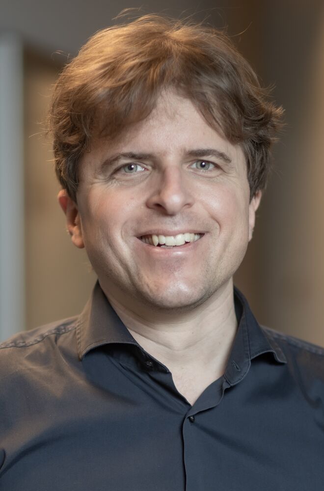 Self-Adjusting Networks und Reconfigurable Topologies