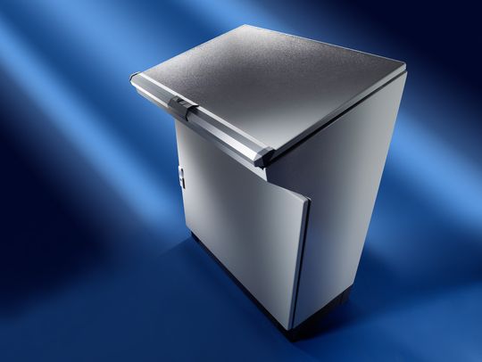 Rittal erweitert Pult-Serie um neues Standpult