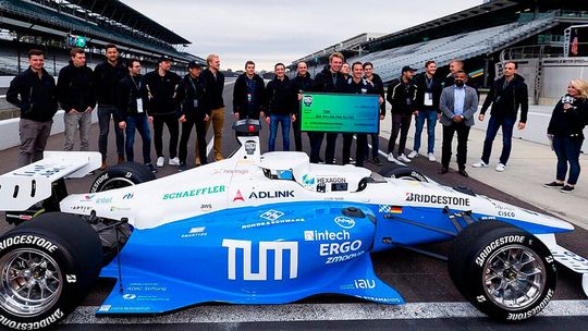 Tempo 218 im Schnitt: TU München gewinnt fahrerloses Autorennen