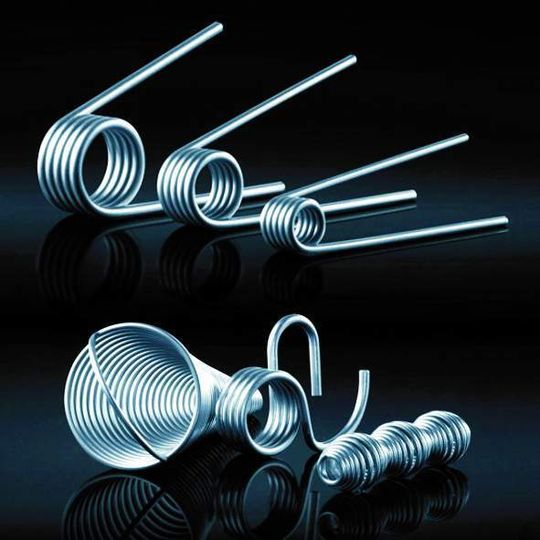 Federn-Hersteller baut Lagerprogramm an Metallfedern aus