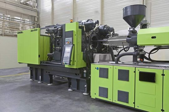 Engel rüstet Spritzgießmaschinen mit drehzahlgeregelte Pumpenantrieben aus