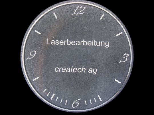 Präzisionslaserbearbeitung mit Ultrakurzpulslaser dank Createch AG