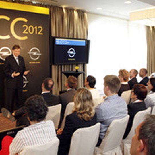 Opel zeichnet seine 50 besten Händler aus