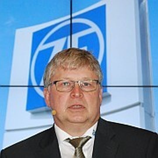 Helmut Ernst übernimmt bei ZF Services