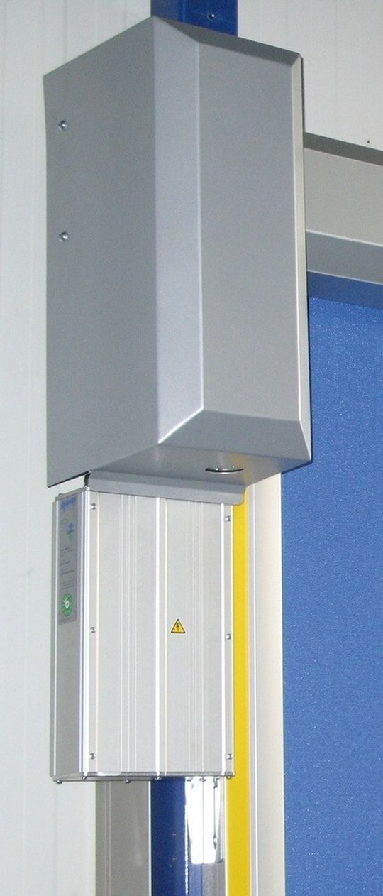 Maschinenschutztore mit neuer Steuerung MCC Vector Control