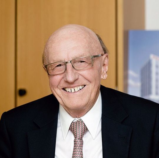 Franz Pischinger erhält Aachener Ingenieurpreis 2015