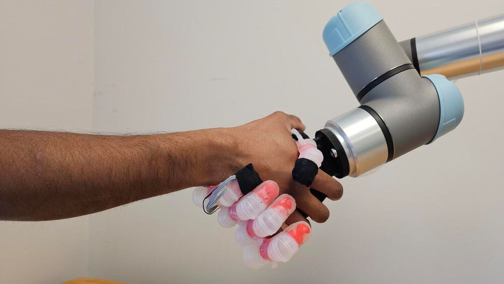 Revolutionary hand prosthesis developed by Johns Hopkins engineers