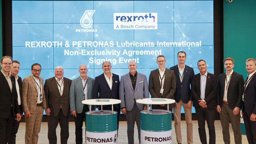 Bosch Rexroth und Petronas entwickeln biobasierte Hydraulikflüssigkeiten