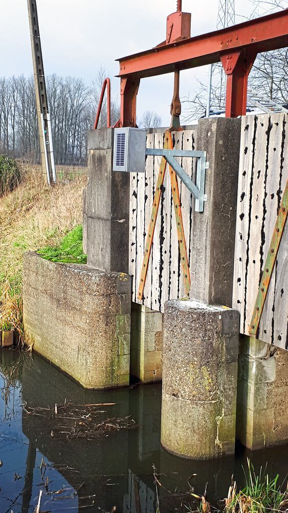 Intelligente IoT-Radar-Füllstandsensoren für die kontinuierliche ...