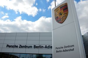Porsche in Berlin: Der 800.000-Euro-Pylon || Bild 1 / 8