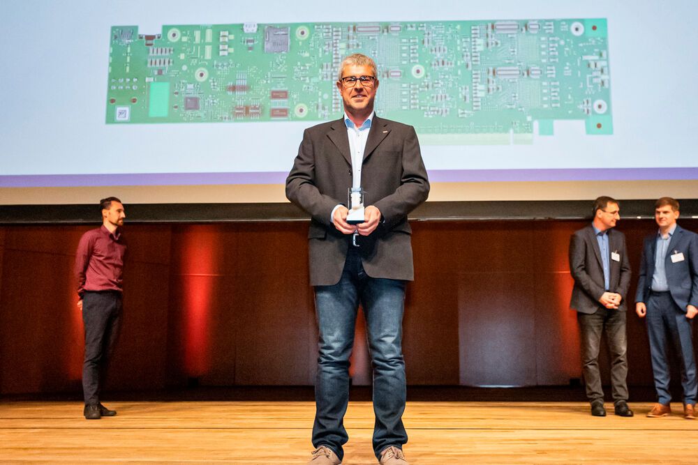 Zollner Elektronik AG gewinnt PCB Design Award 2024 für Super-computing ...